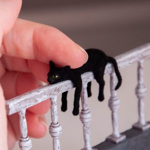 Miniature Cat, Railing Artisan Pet in 1:12 Twelfth Scale for Doll House ...