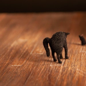 Miniature Cat, Arched Back Artisan Pet in 1:12 Twelfth Scale for Doll ...