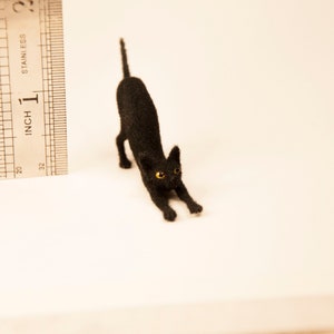 Doll House Cat, Stretching Artisan Pet in 1:12 Twelfth Scale for Doll ...