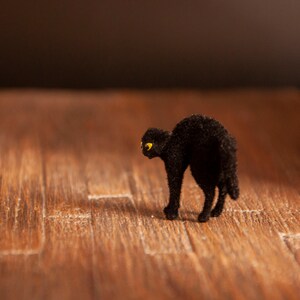 Miniature Cat, Arched Back Artisan Pet in 1:12 Twelfth Scale for Doll ...