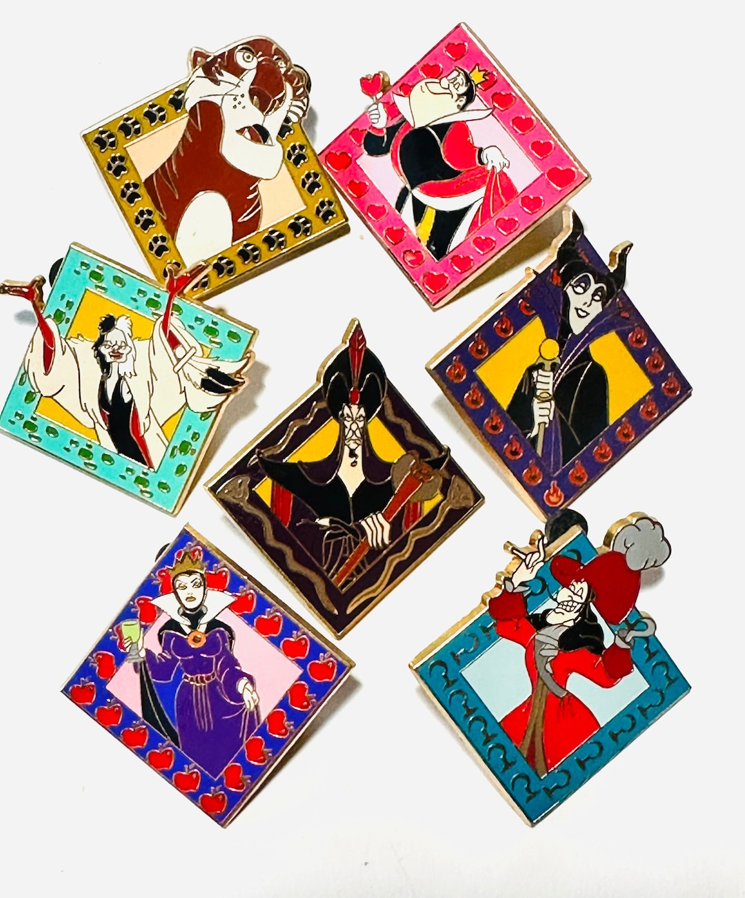 Disney Pin Deluxe Villains Starter Pins Maleficent, Evil Queen, Queen ...