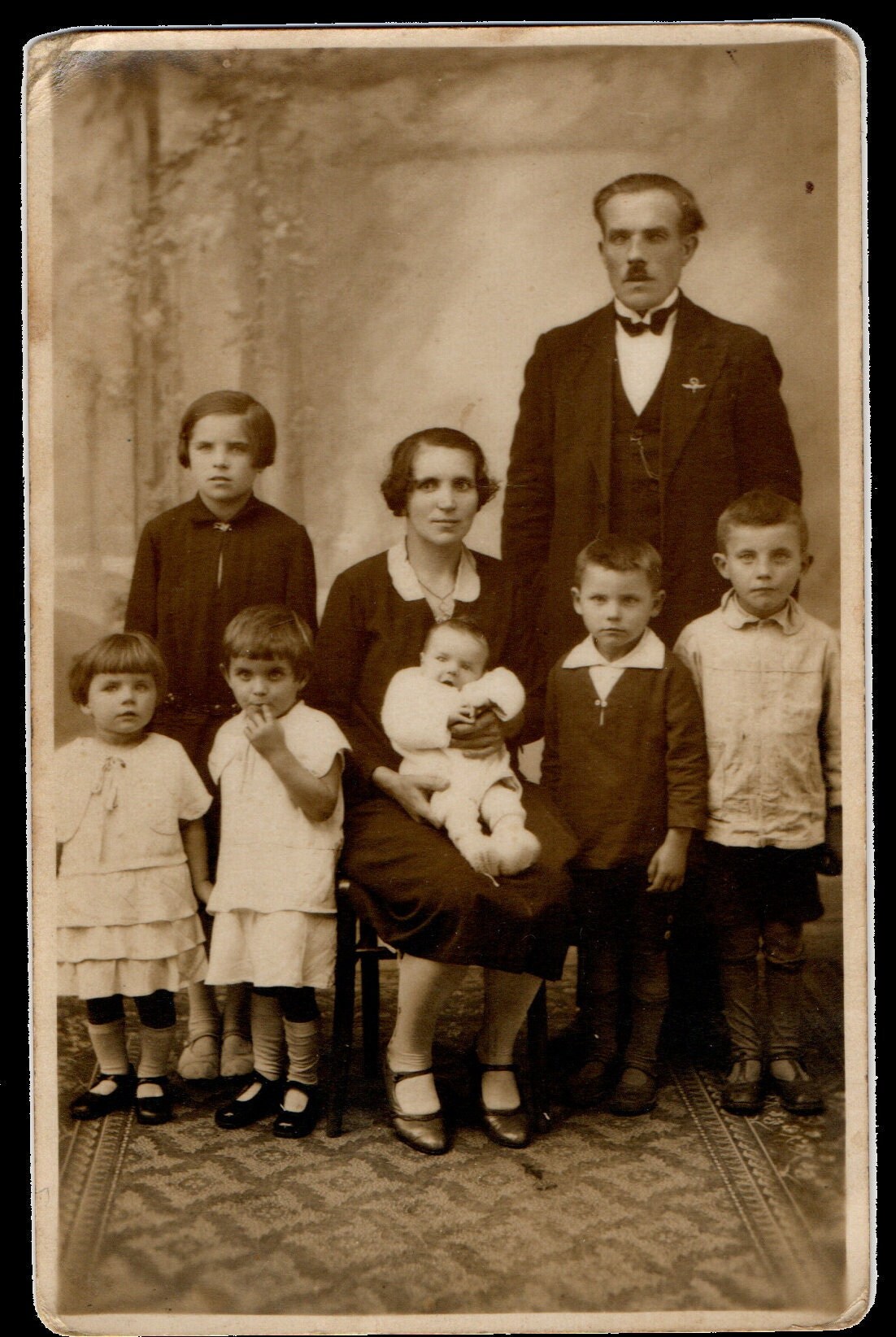 Vintage Digital Photo 1930s Family With 6 Children Download Only With ...