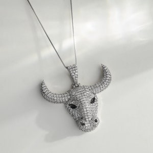 AAA CZ Diamond Iced Out Bull Head Pendant Necklace for Animal Lovers ...