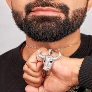 AAA CZ Diamond Iced Out Bull Head Pendant Necklace for Animal Lovers ...