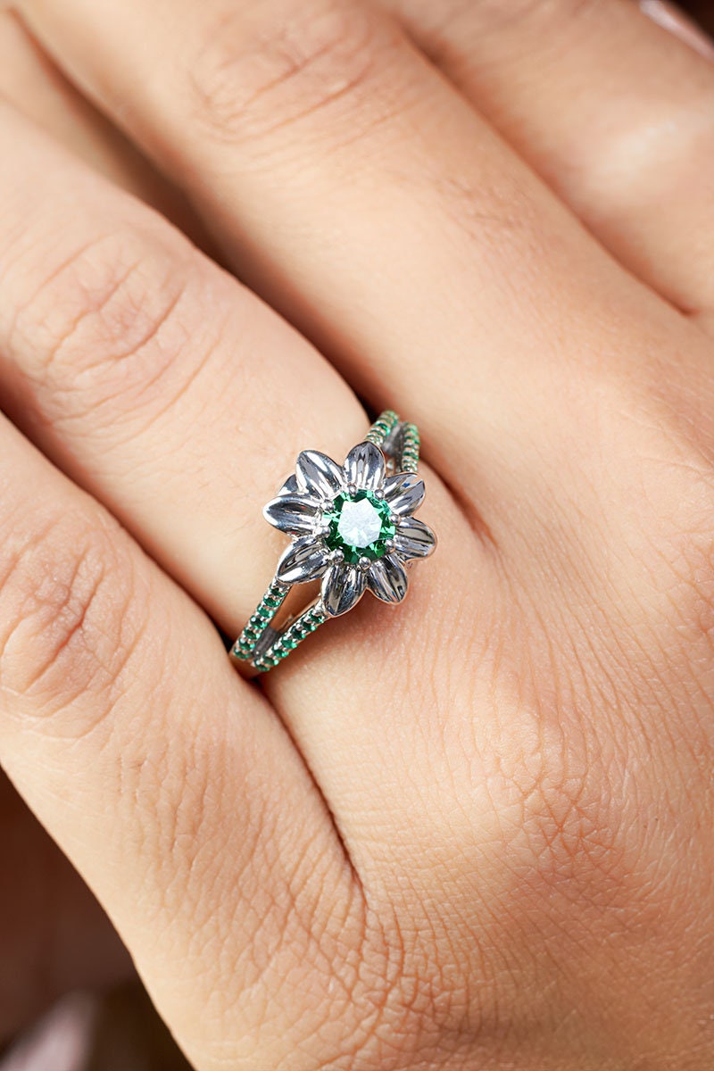 Green Emerald Skull Ring Women, Skull Flower Engagement Ring, Flower ...