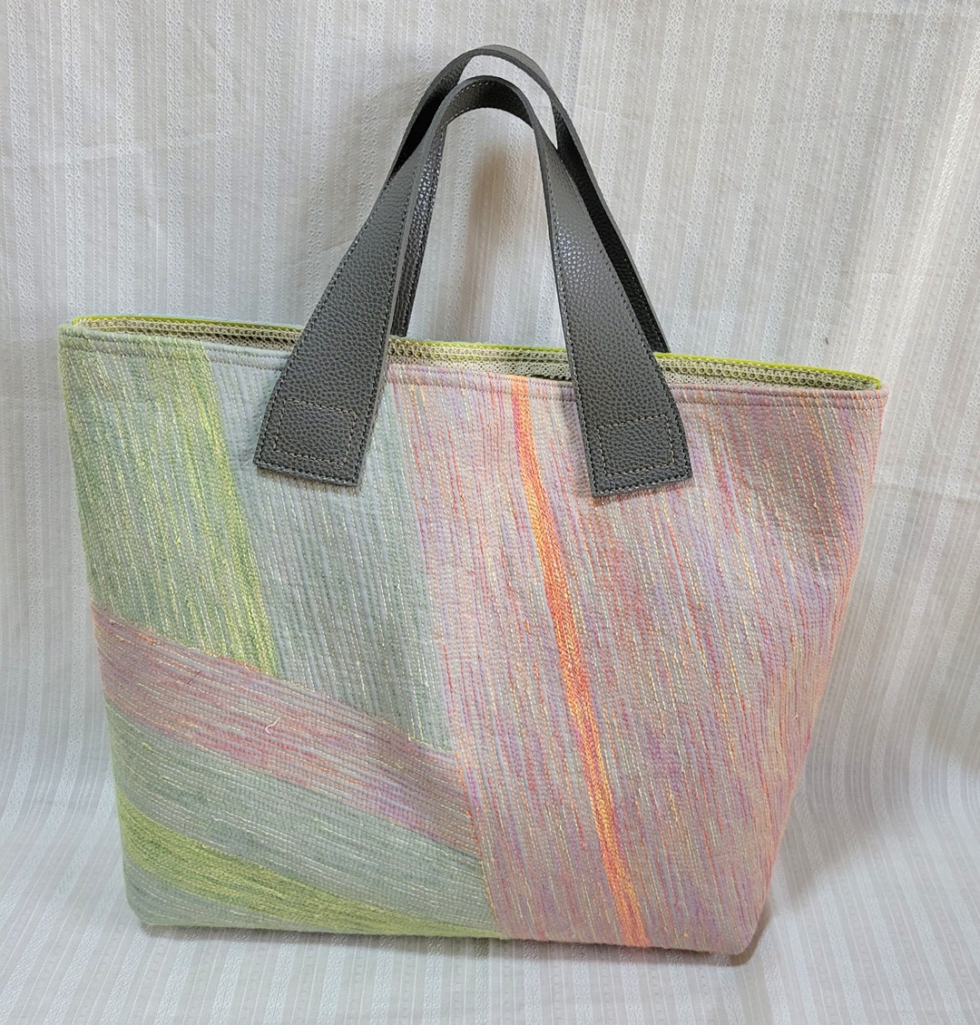 The Material is Made From Wool Sewing Thread Tote Bag in Refreshing ...