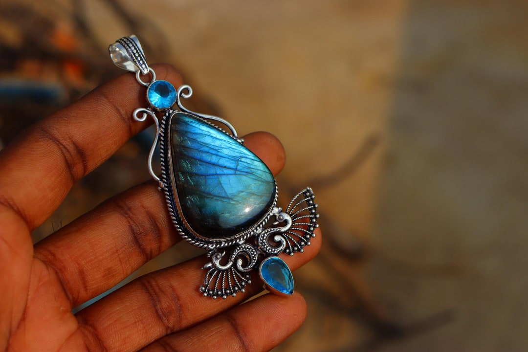 Natural Flashy Labradorite With Blue Topaz Pendant Necklace\labradorite ...