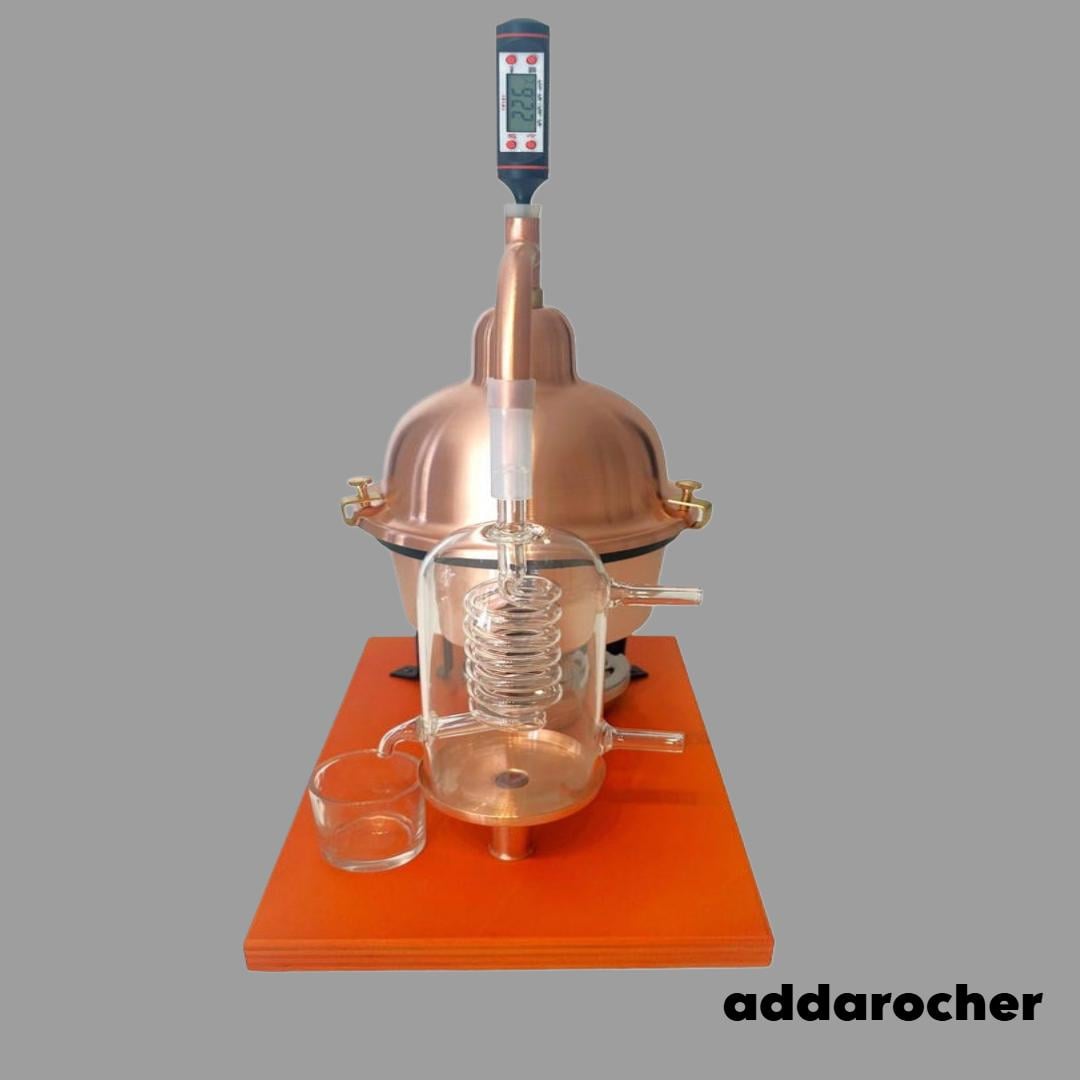 Alembic Distiller for Essential Oils & Hydrosol in Copper With Glass ...
