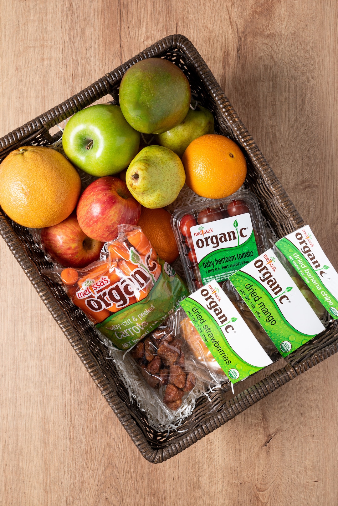 Melissa's Organic Fruit and Snacks Sampler: Healthy Gift Basket - Etsy