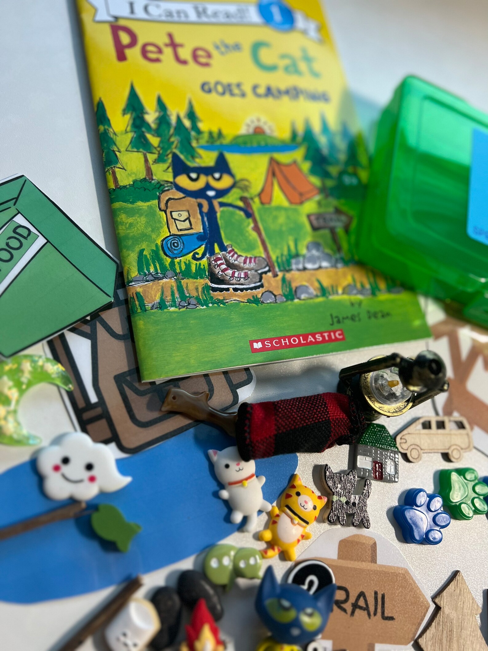 Story Kit Pete the Cat STORY PROPS Pete the Cat Goes Camping Book ...