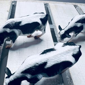 Miniature Cow Grazing Figure 3D Mini Objects Speech Therapy Dollhouse ...