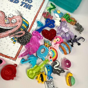 There Was an Old Lady Who Swallowed the Alphabet Book With Alphabet ...