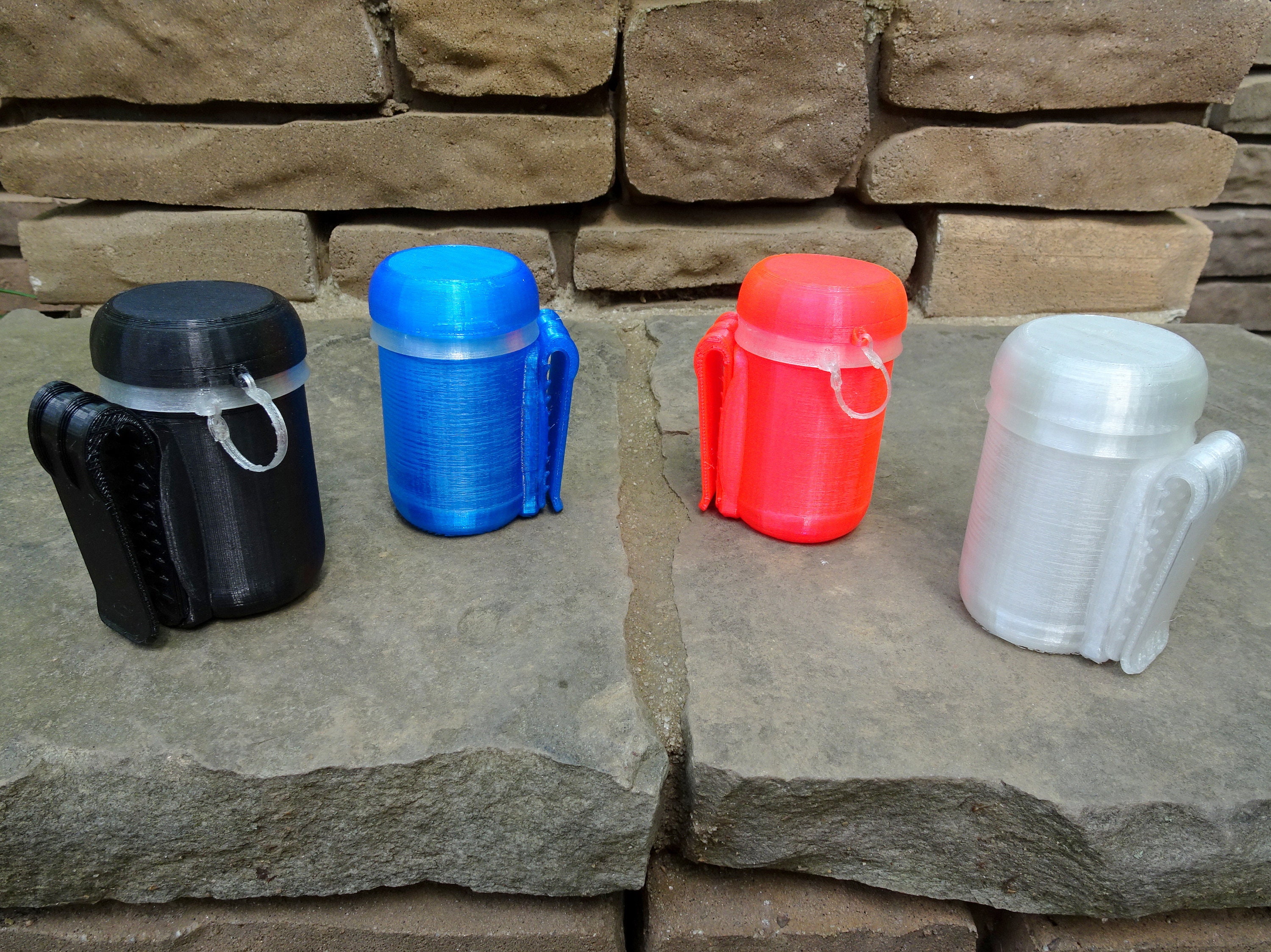 Handy Clip-on Wet Wipes Holder for Hands, Babies, Pets, and Surface ...