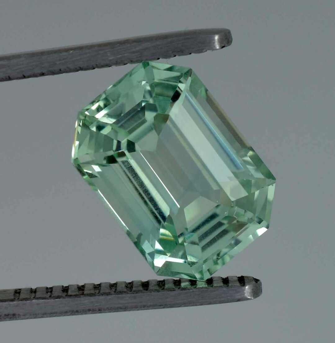 AAA Flawless Ceylon Green Loose Parti Sapphire Radiant Cut Gemstone 6. ...