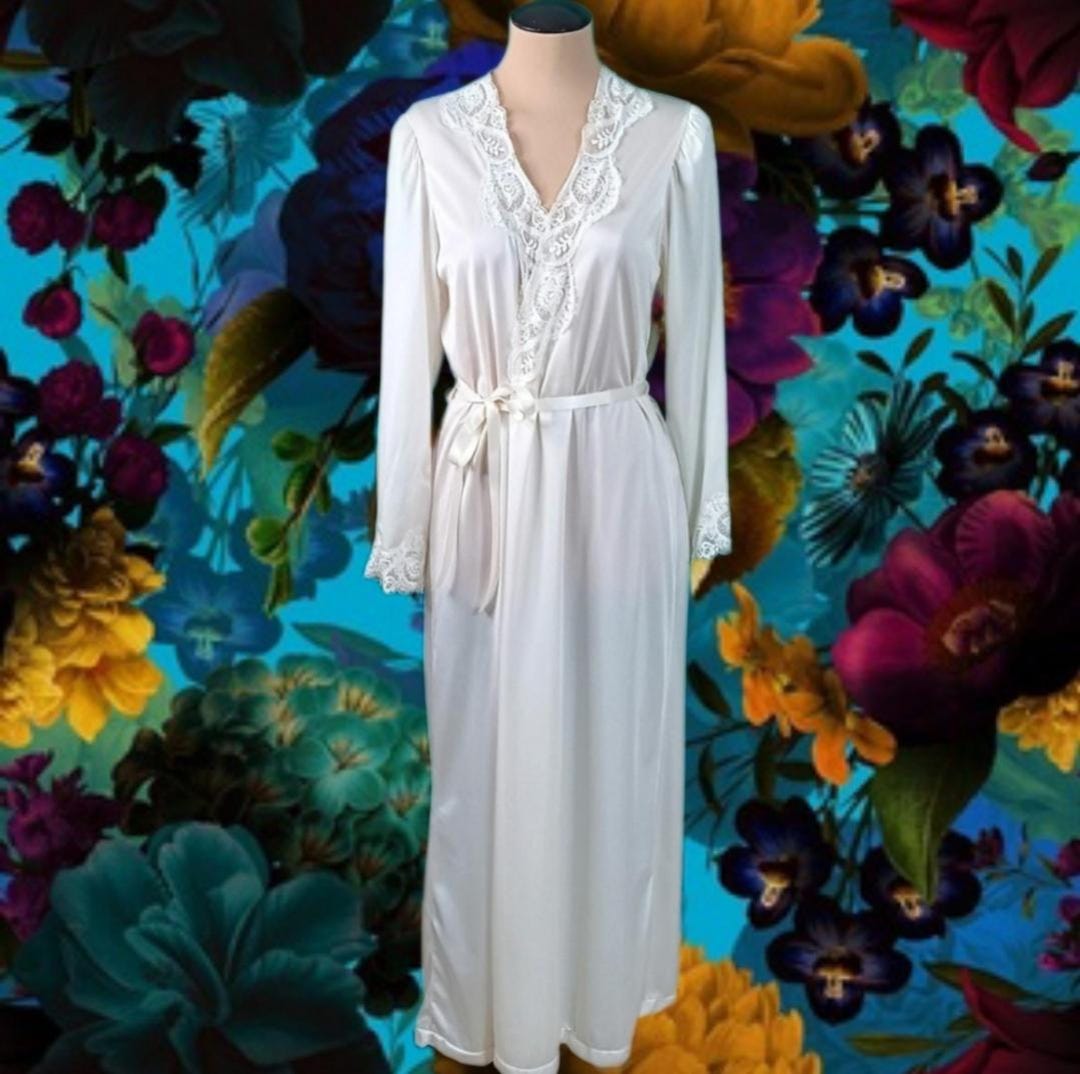 Vintage 80s Olga Ivory Lace Peignoir Long Flowy Ethereal Whimsical ...