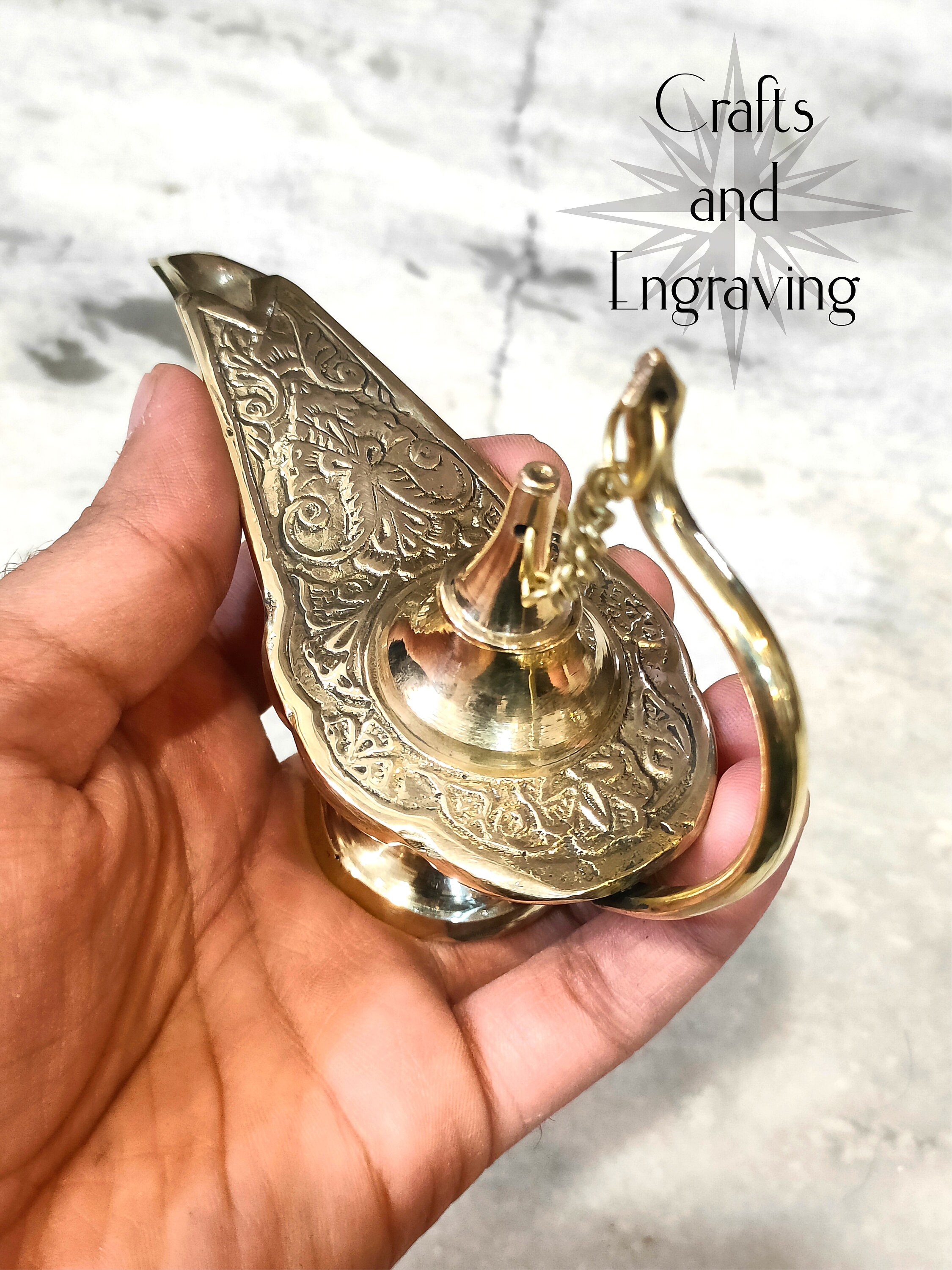 Brass Handmade Engraved Aladdin Lamp Replica Magic Lamp Genie Magic Home Decor Collectible