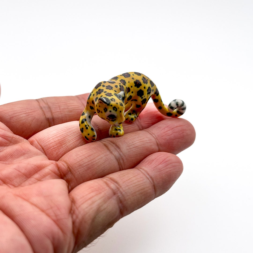 Ceramic Leopard Figurine, Exquisite Tabletop Decor, Gift for Wild ...