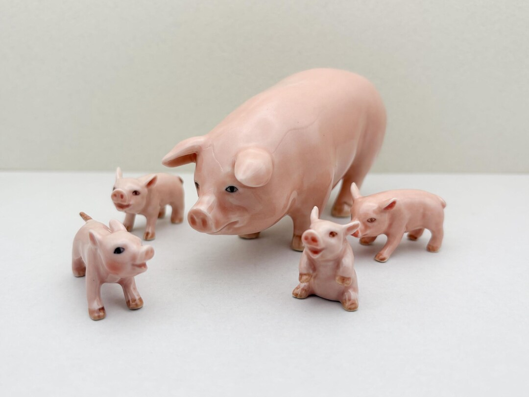 Handcrafted Ceramic Pink Pig Family Figurine Set - Farmhouse Decor ...
