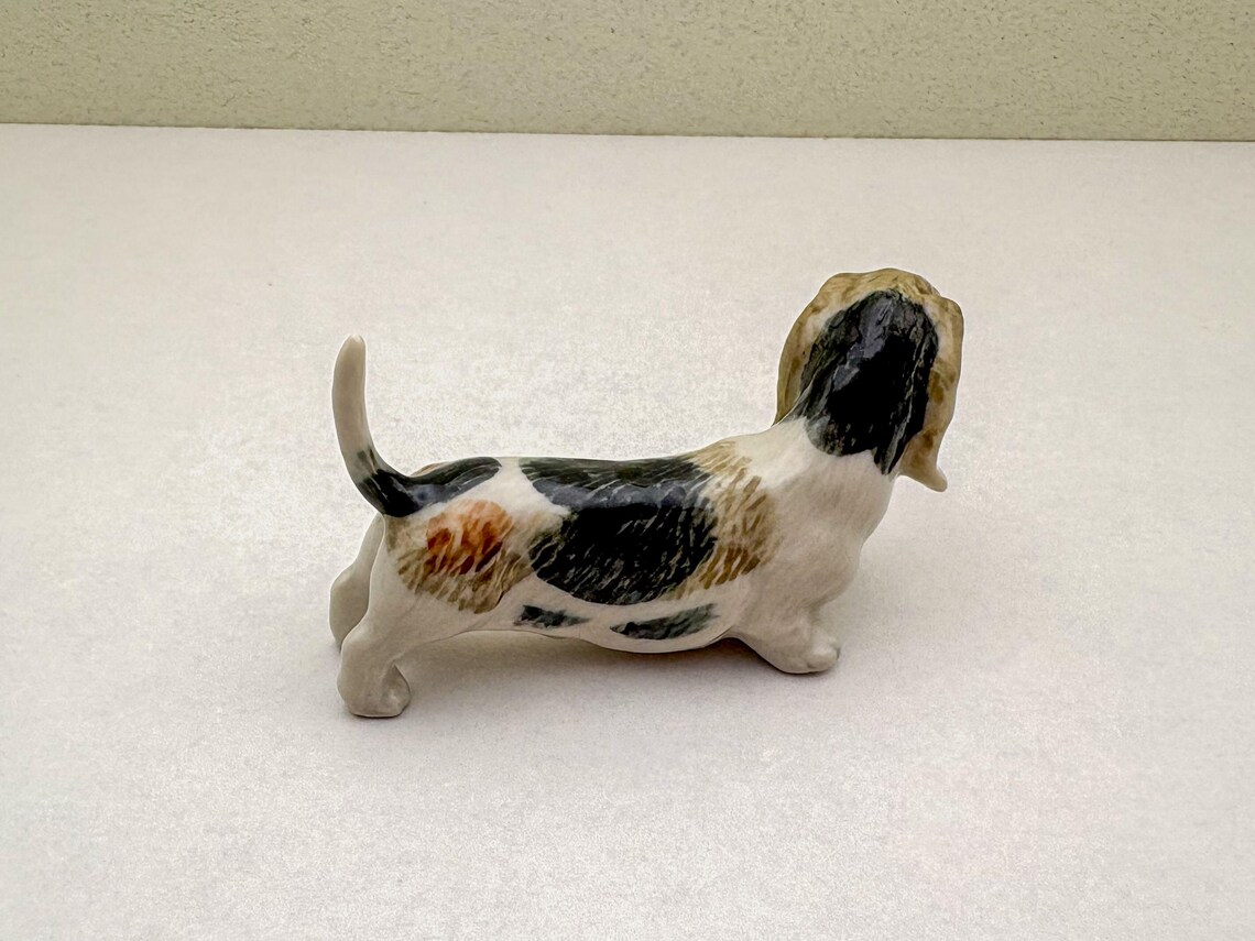 Hand-painted Basset Hound Figurine – Ceramic Dog Statue - Etsy