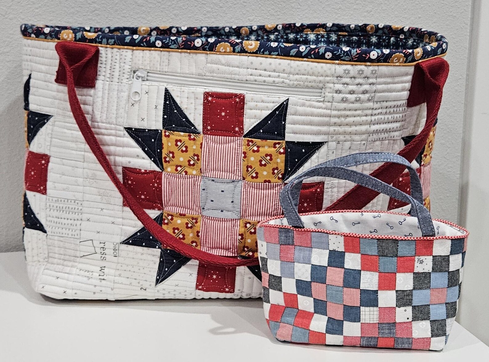 Tensisters Tote Booklet by Carmen Geddes. Grid Quilt Patterns ...