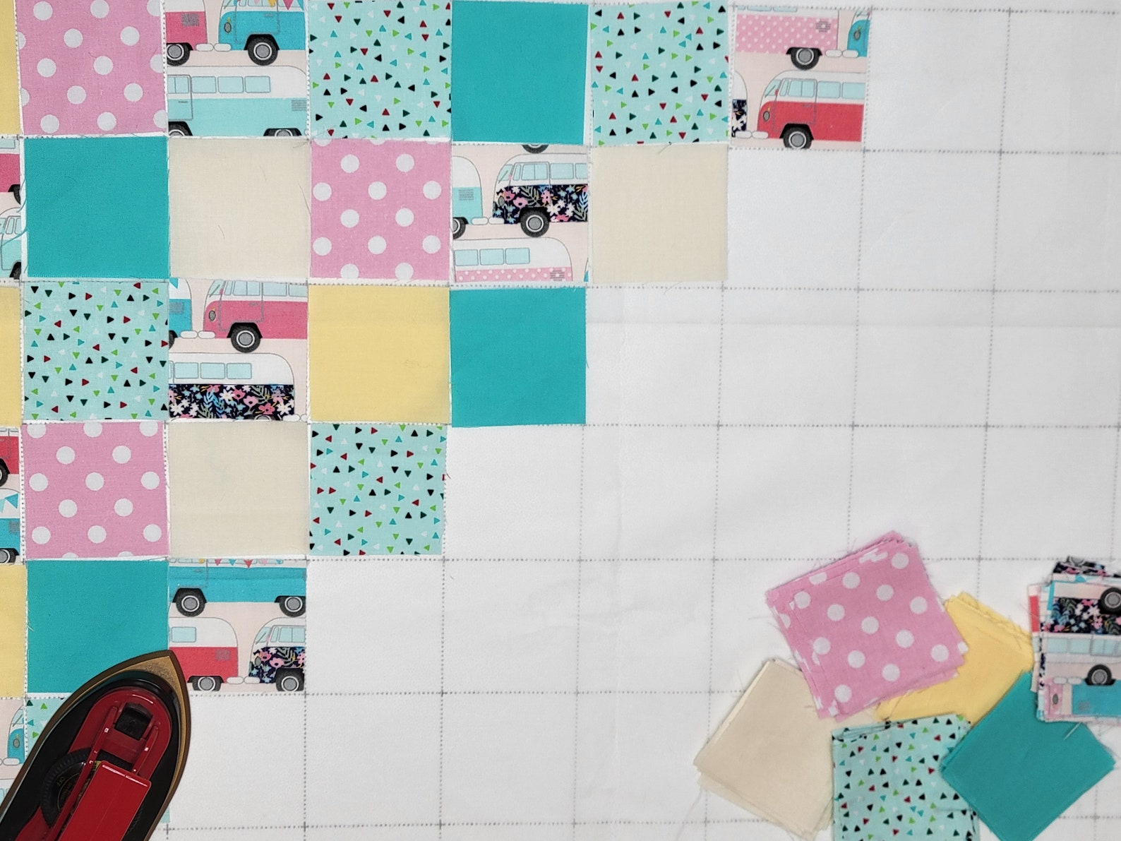 FREE Holiday Delivery 3-panel Pattern W/ Purchase Easypiecing Grid From ...