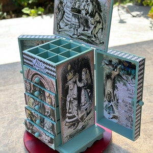 Alice in Wonderland Perdonalized Design, Alice Stories Jewellery Box ...