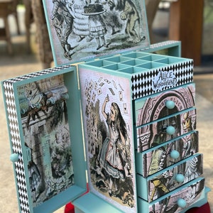 Alice in Wonderland Perdonalized Design, Alice Stories Jewellery Box ...