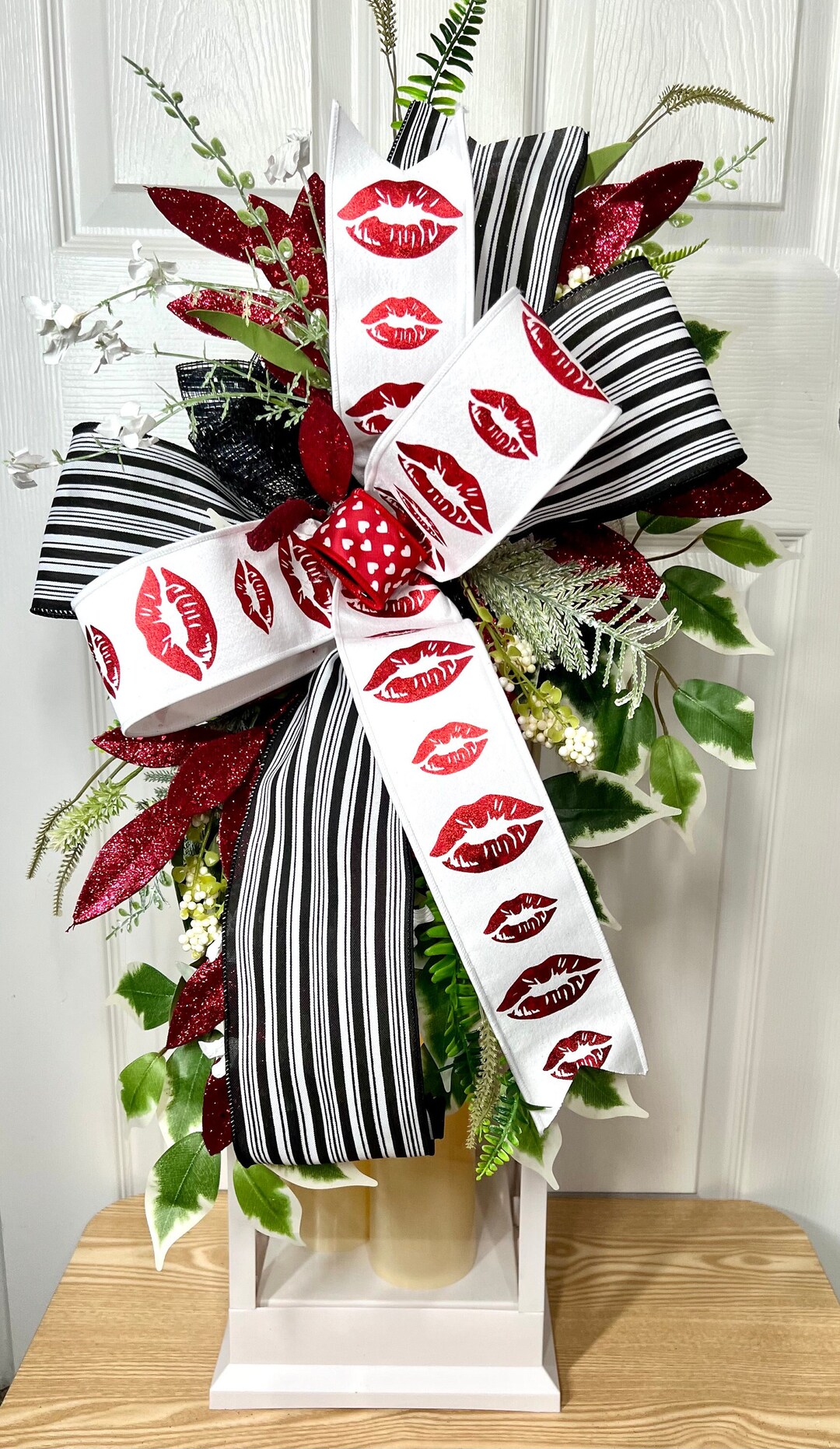 Mini Red Lips Valentine Swag, Valentine Light Pole Mini Swag, Winter ...