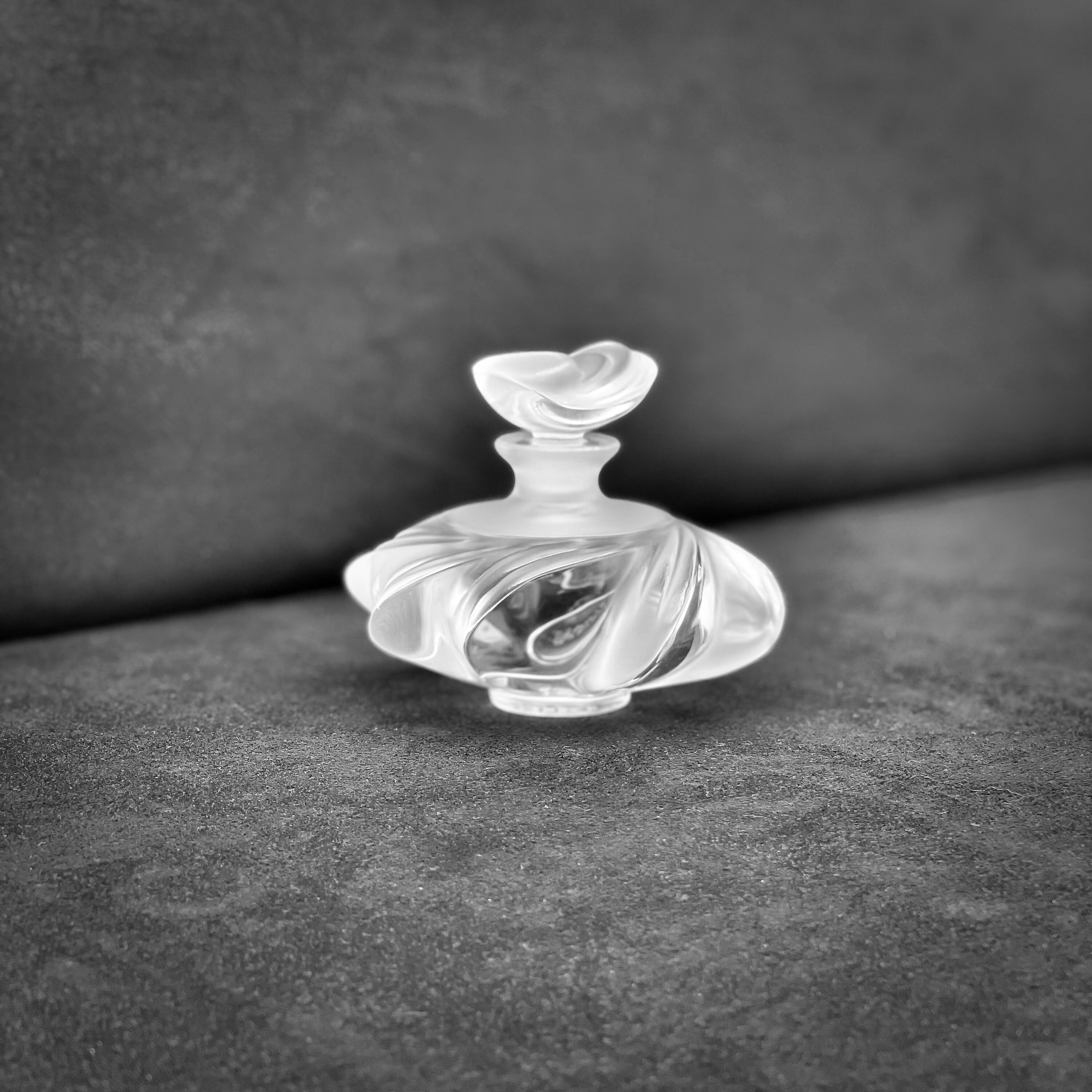 Lalique Samoa Perfume Bottle - Etsy