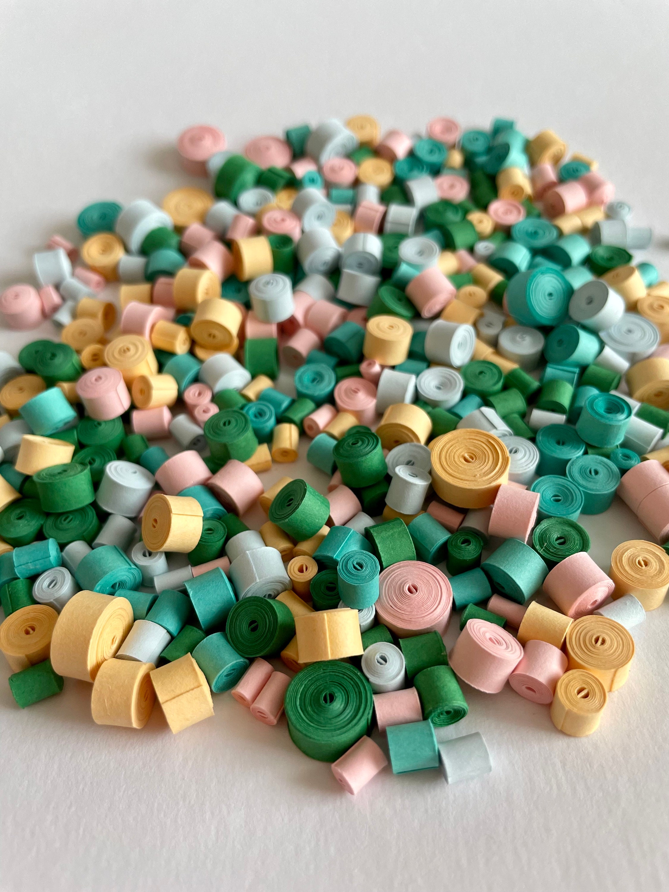 400pcs Rolled Paper Coils / Quilling Paper Balls in 5 Color / Colorful ...