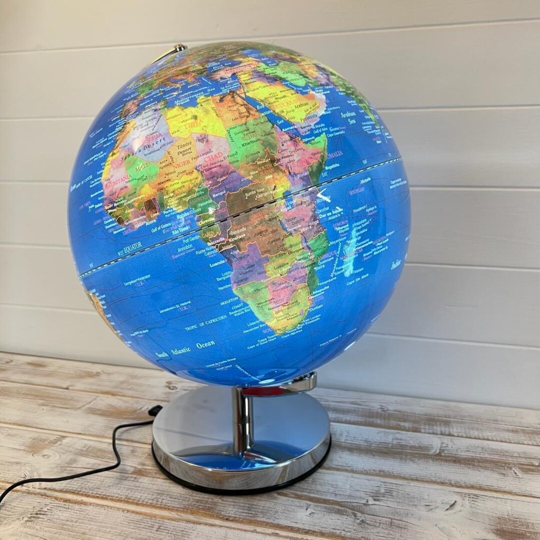 30cm Diameter Colour Illuminated Globe With Sturdy Metal Base ...