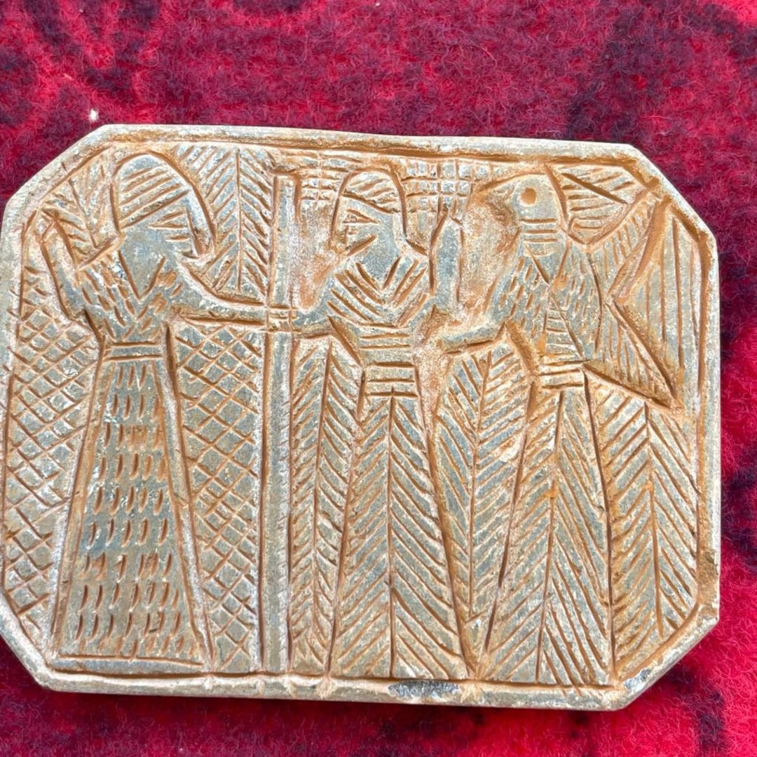 Unique Ancient Middle Eastern Sumerian Stone Kings Beast Engraving ...
