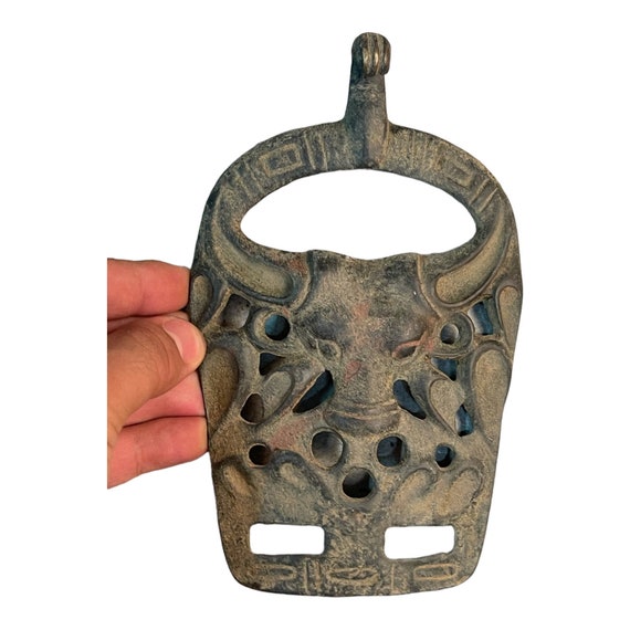 Ancient Roman bronze cow with horn depicting big plaq… - Gem