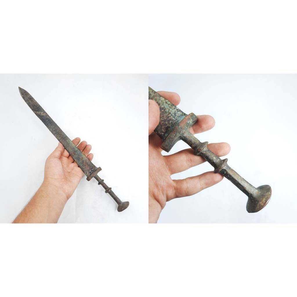 Assyrian Iron Weapons