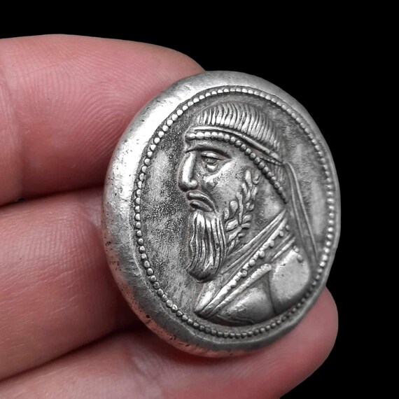 Unique Ancient Roman Greek Bronze Rare king face coin - Gem