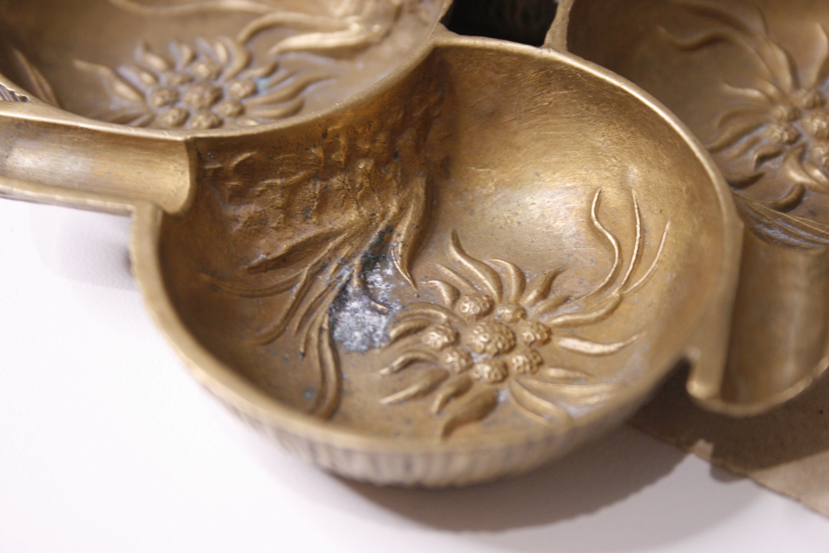 Vintage Brass Ashtray Ornate Floral Ashtray 4 Spaces Collectible ...