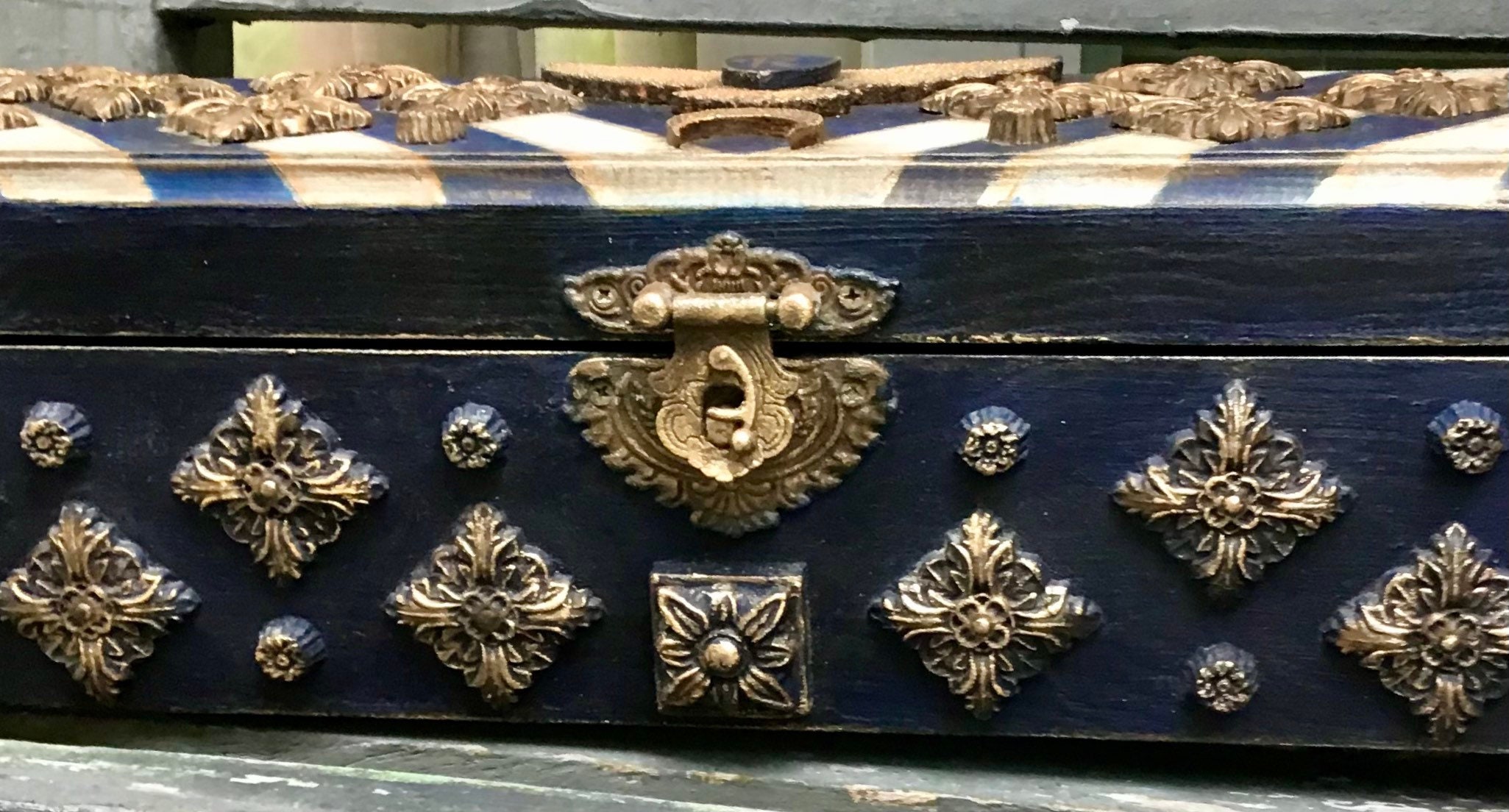 The Box of the Bronze Raven - Etsy