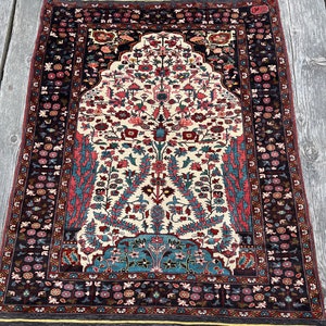 Antique, Circa 1930 Hand-knotted Farahan Rug, 4’×6’ (rare Find With ...
