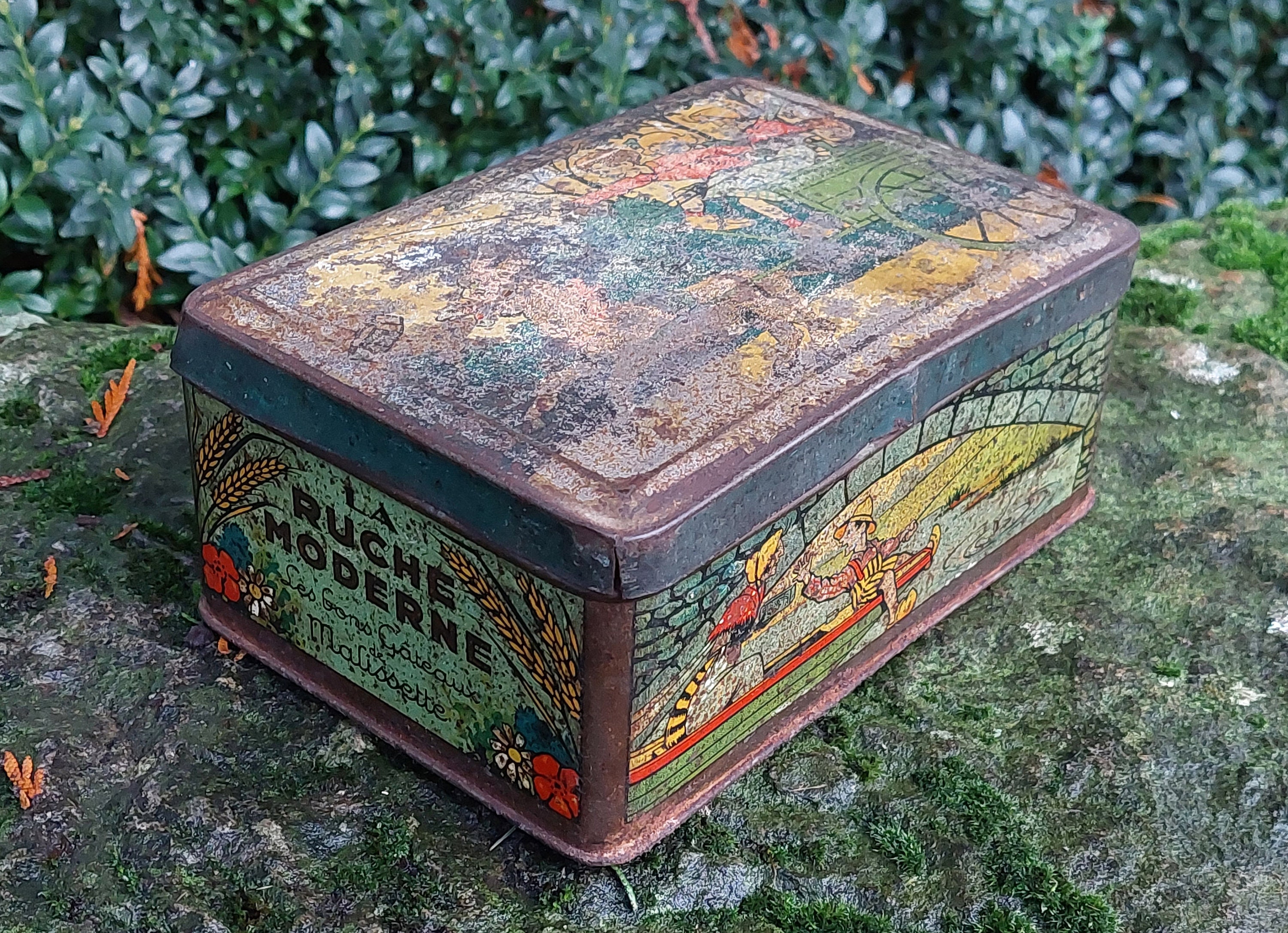 Old Iron Biscuit and Sugar Box / the Modern Hive, Cakes, Pastries ...