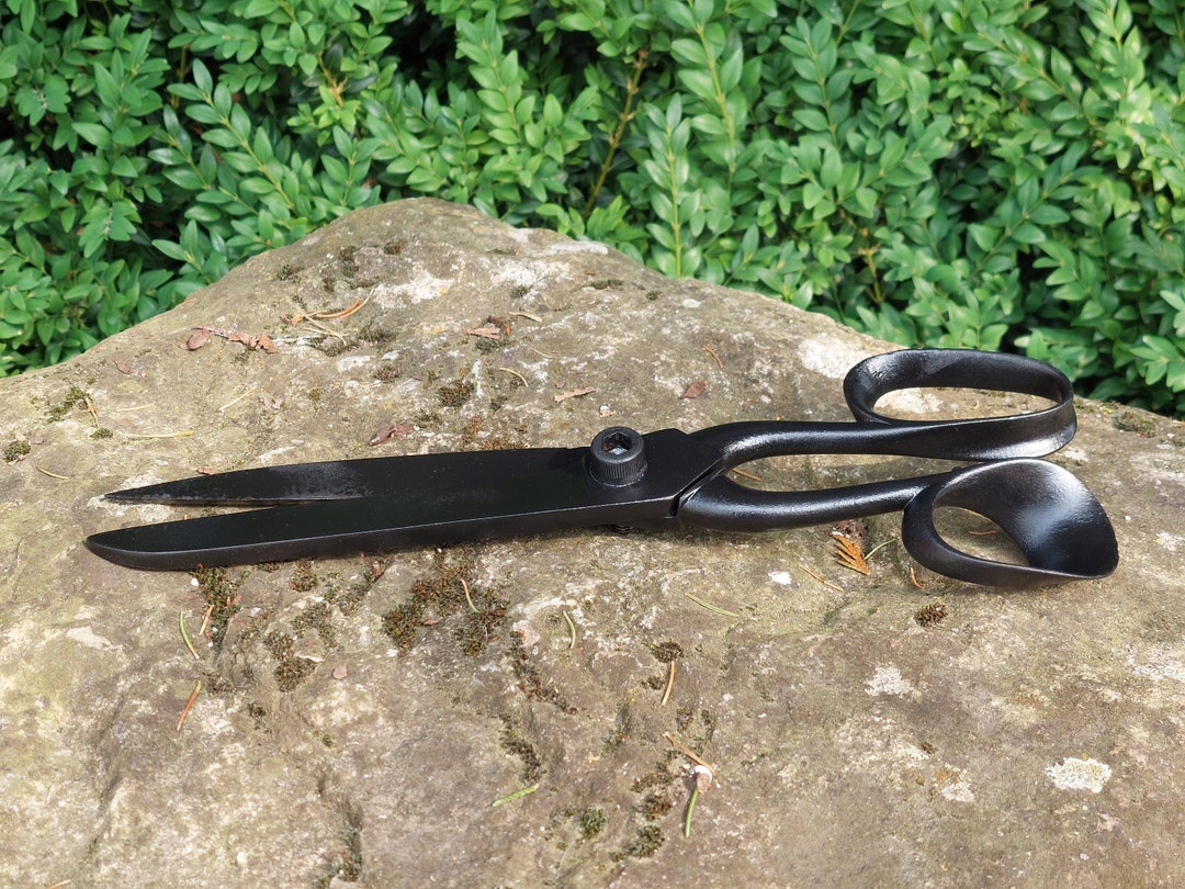 Old Upholsterer, Draper, Dressmaker Scissors / Origin France, Early ...