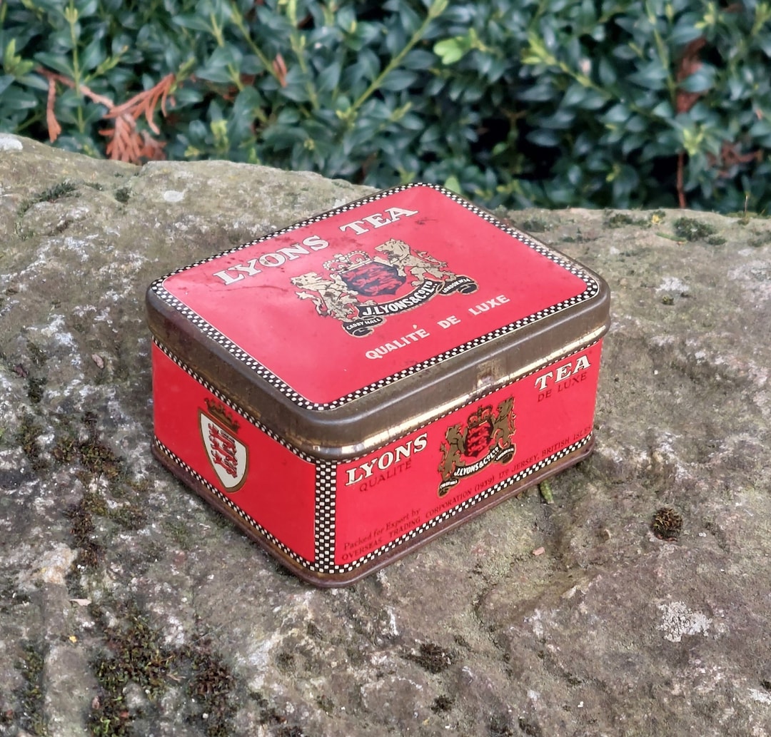 Old LYONS TEA Tea Box / Made in England / Overseas Trading Corporation ...