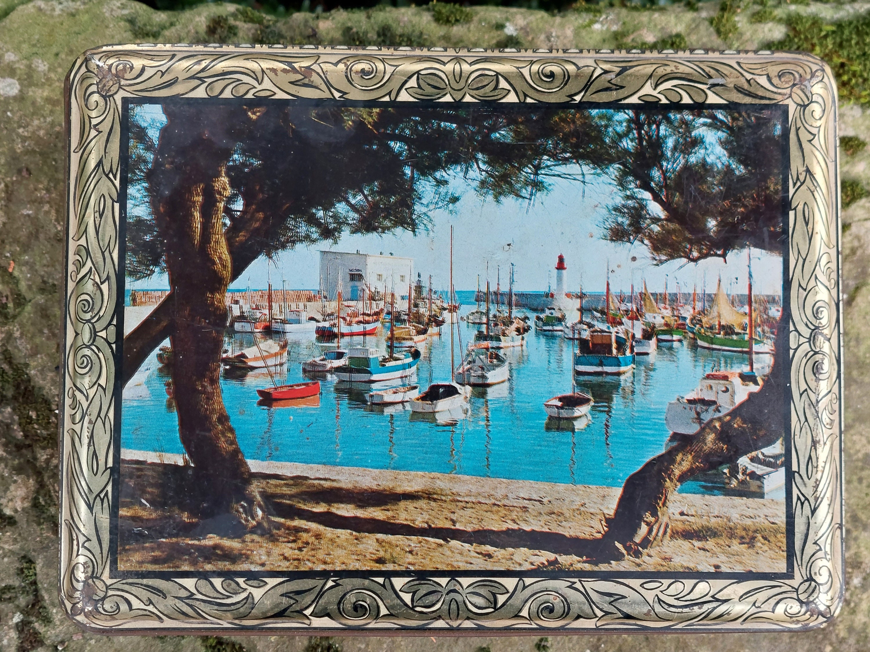 Old Illustrated Iron Box / Marina Decor, Seaside, Boats, Fishing ...