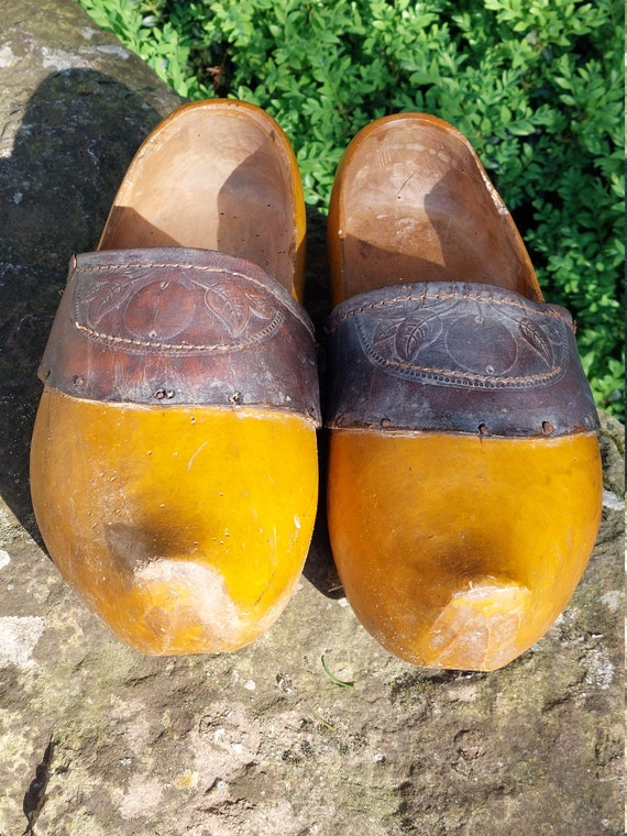 Old pair of wooden clogs / Adult size / Origin France… - Gem