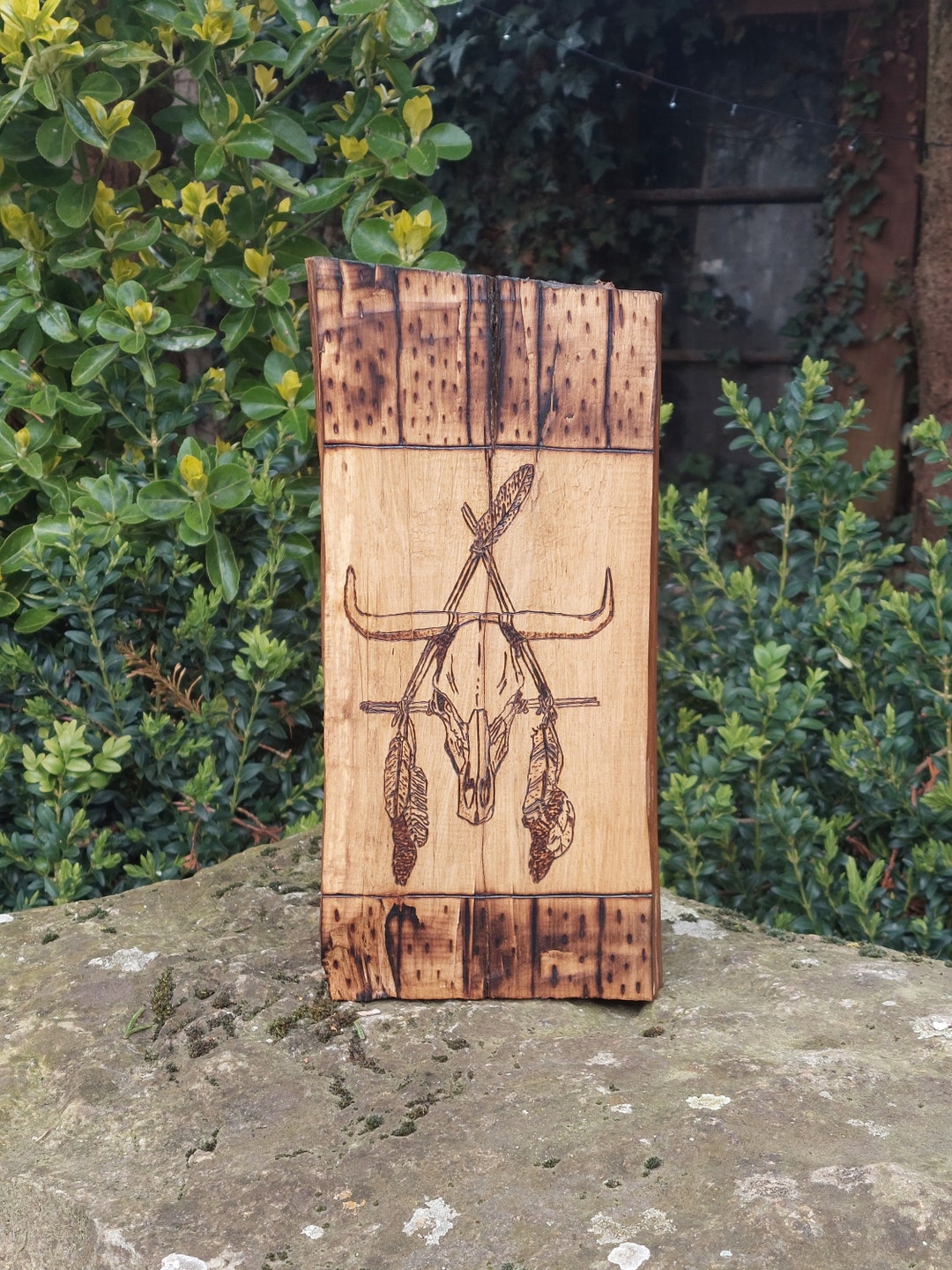 Pyrography on Log / Theme: Skull, Totem / Handmade, Artisanal / 100% ...