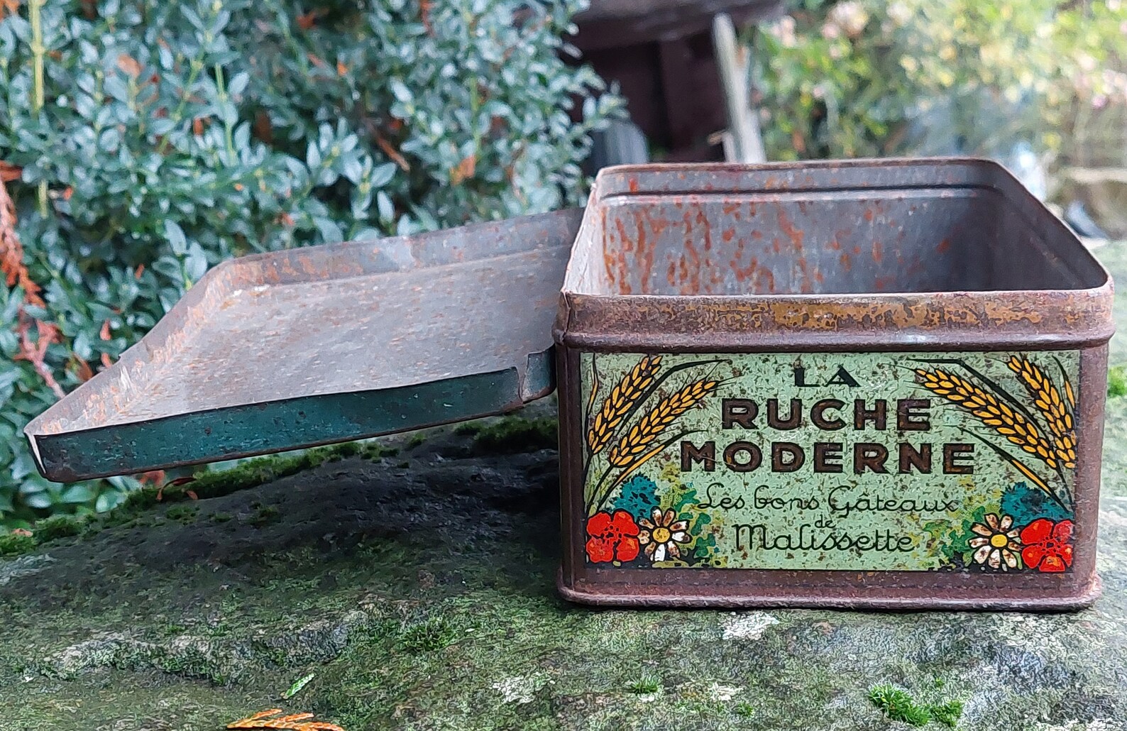 Old Iron Biscuit and Sugar Box / the Modern Hive, Cakes, Pastries ...