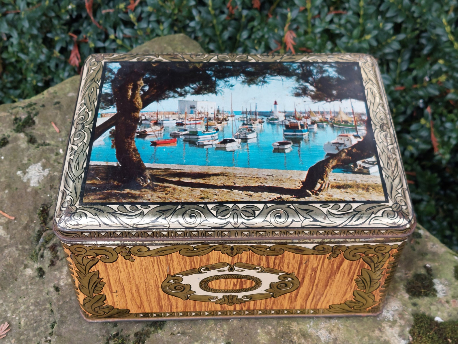 Old Illustrated Iron Box / Marina Decor, Seaside, Boats, Fishing ...