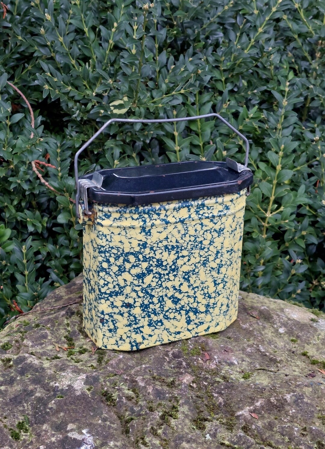 Old Enameled Steel Lunch Box / Mess Kit, Meal Box / Yellow and Blue ...