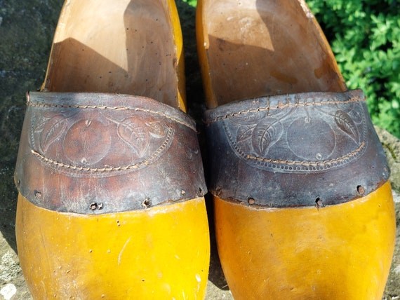 Old pair of wooden clogs / Adult size / Origin France… - Gem