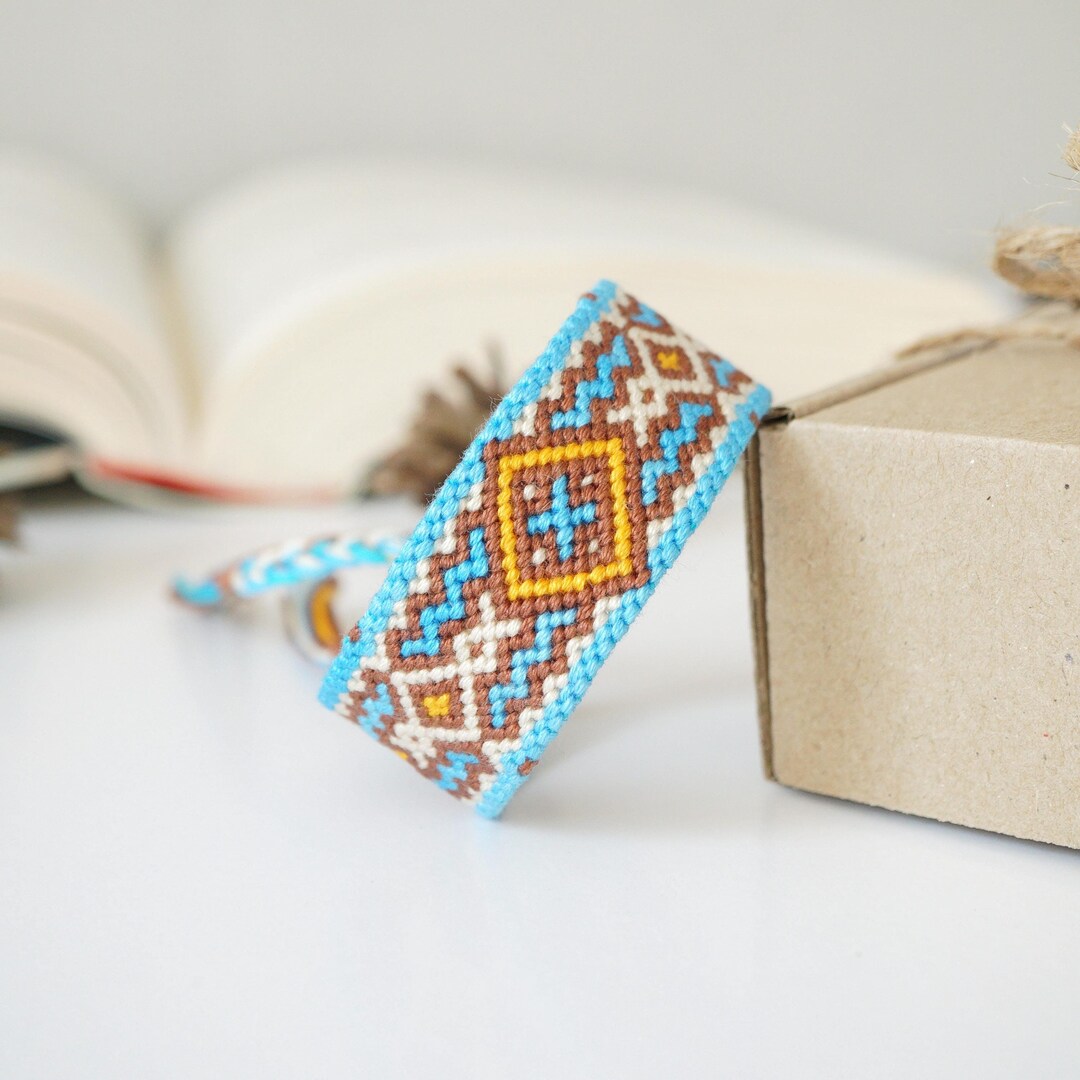 Handwoven Diamond Pattern Bracelet | Boho Macrame Friendship Bracelet ...