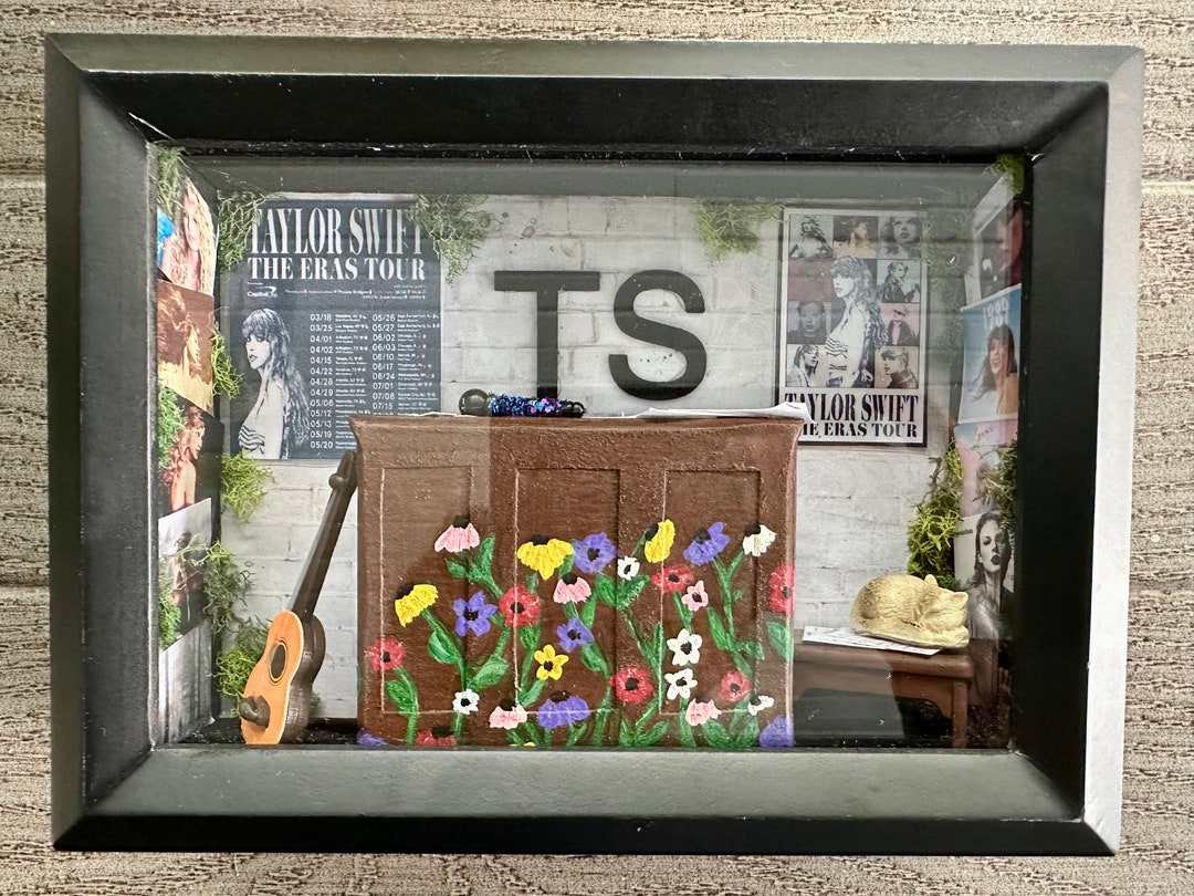Miniature Taylor Swift Display Shadow Box, Mini Swiftie Diorama Room ...